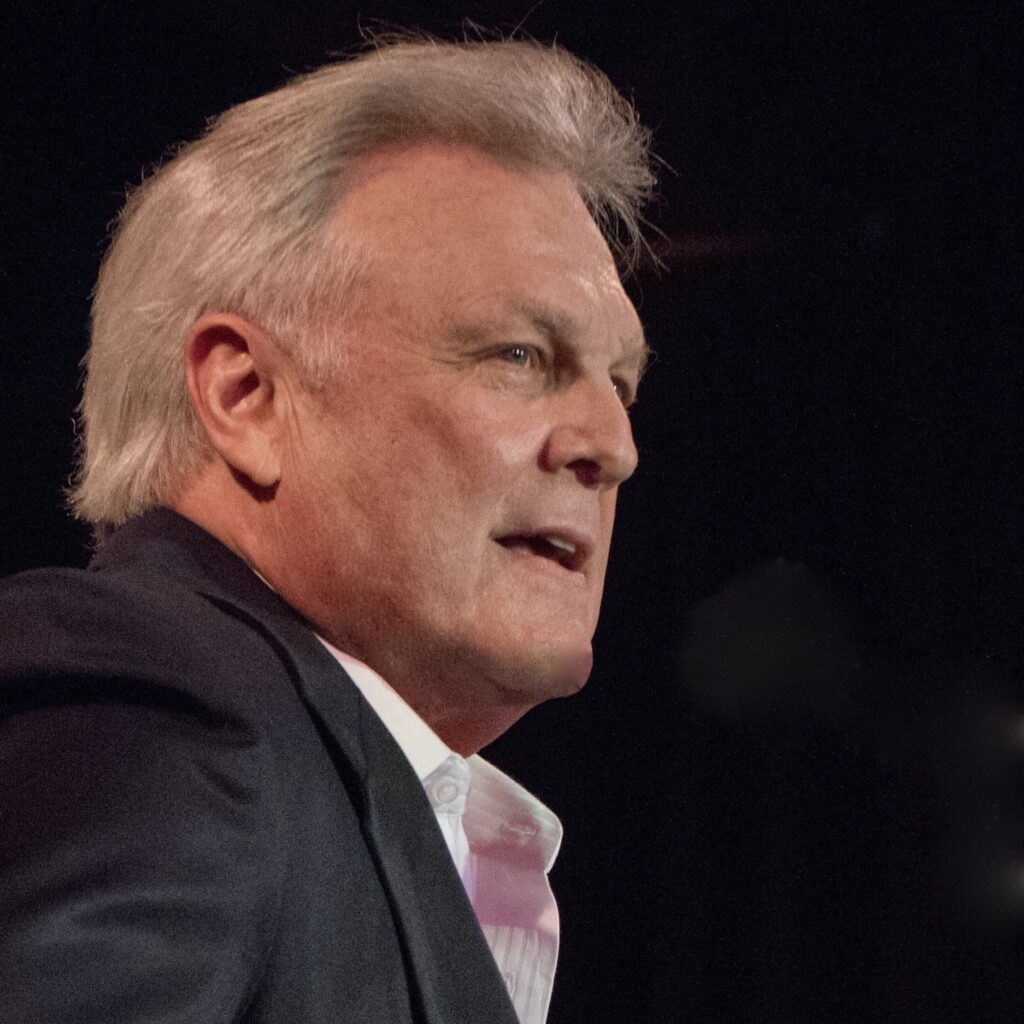 Tommy Roe Interview - Country Music News International