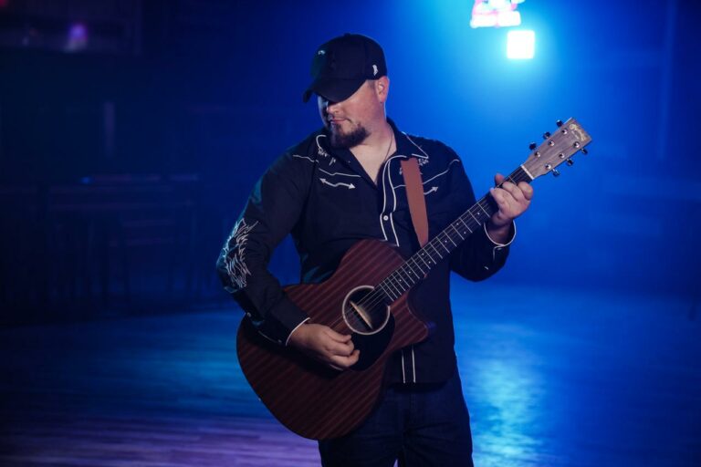 Gavin Lee brings true-grit reality to country music - Country Music ...