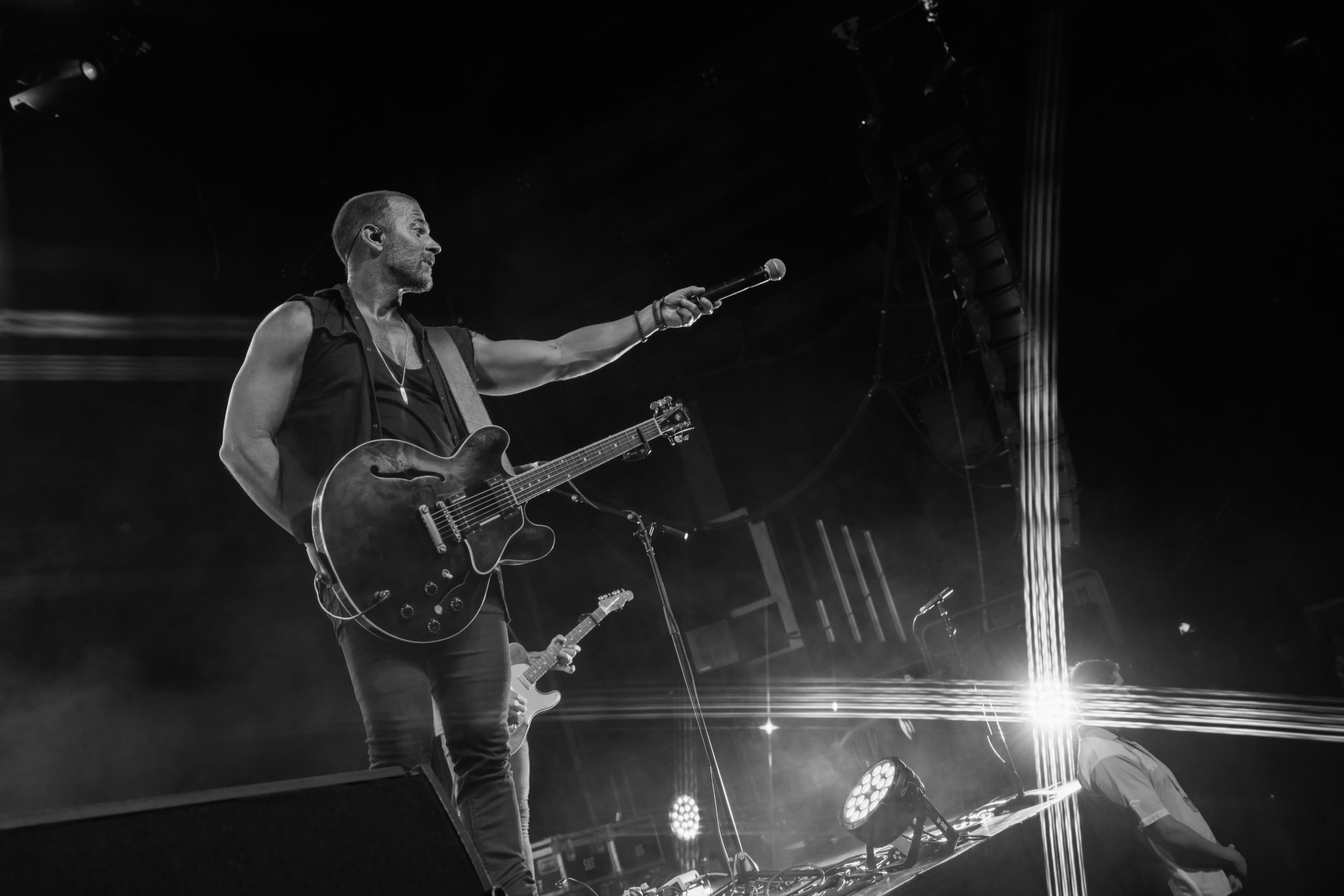 Kip Moore Kicks Off Amn Love World Tour - Country Music News International