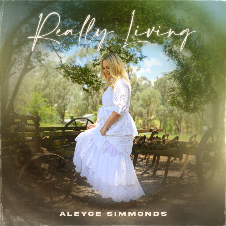 Aleyce Simmonds Really Living - Country Music News International